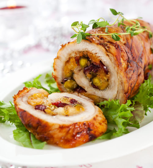 Piept de curcan cu garnitură de rădăcinoase