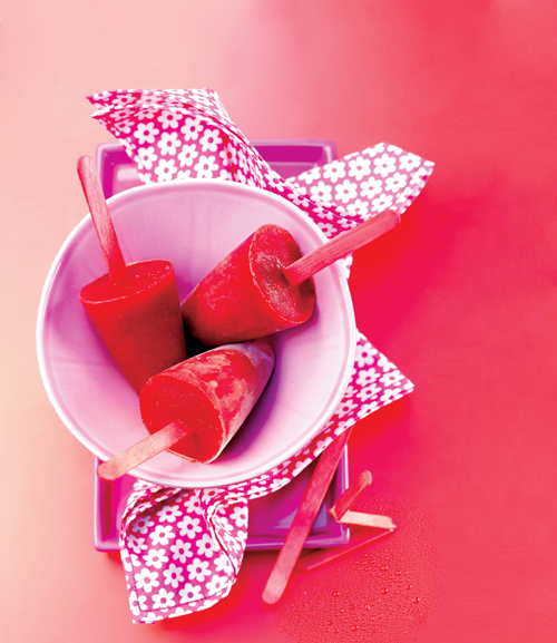 Îngheţată pe băţ cu căpşuni