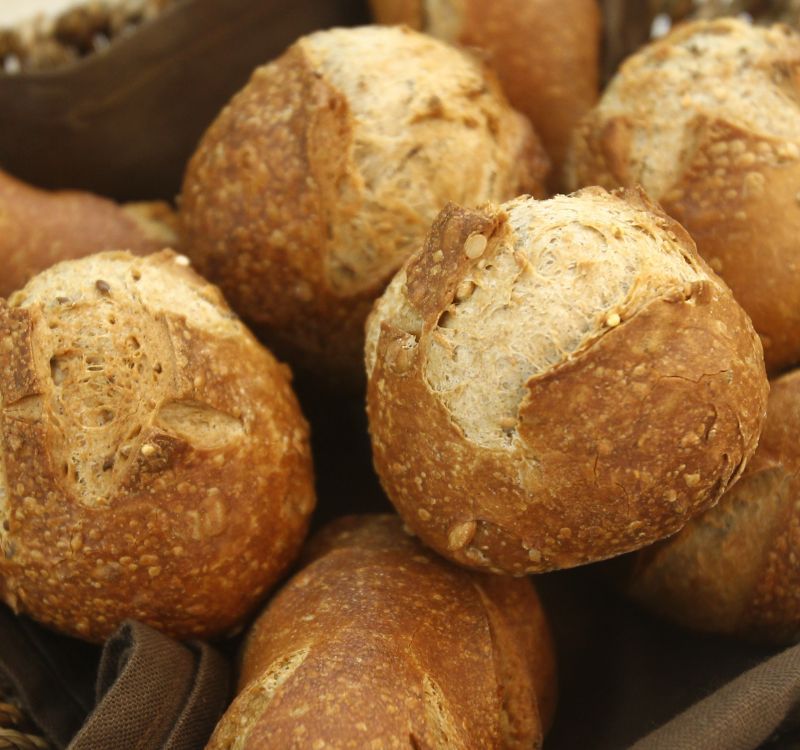 Chifle cu gălbiori, o reţetă de Anca Lungu