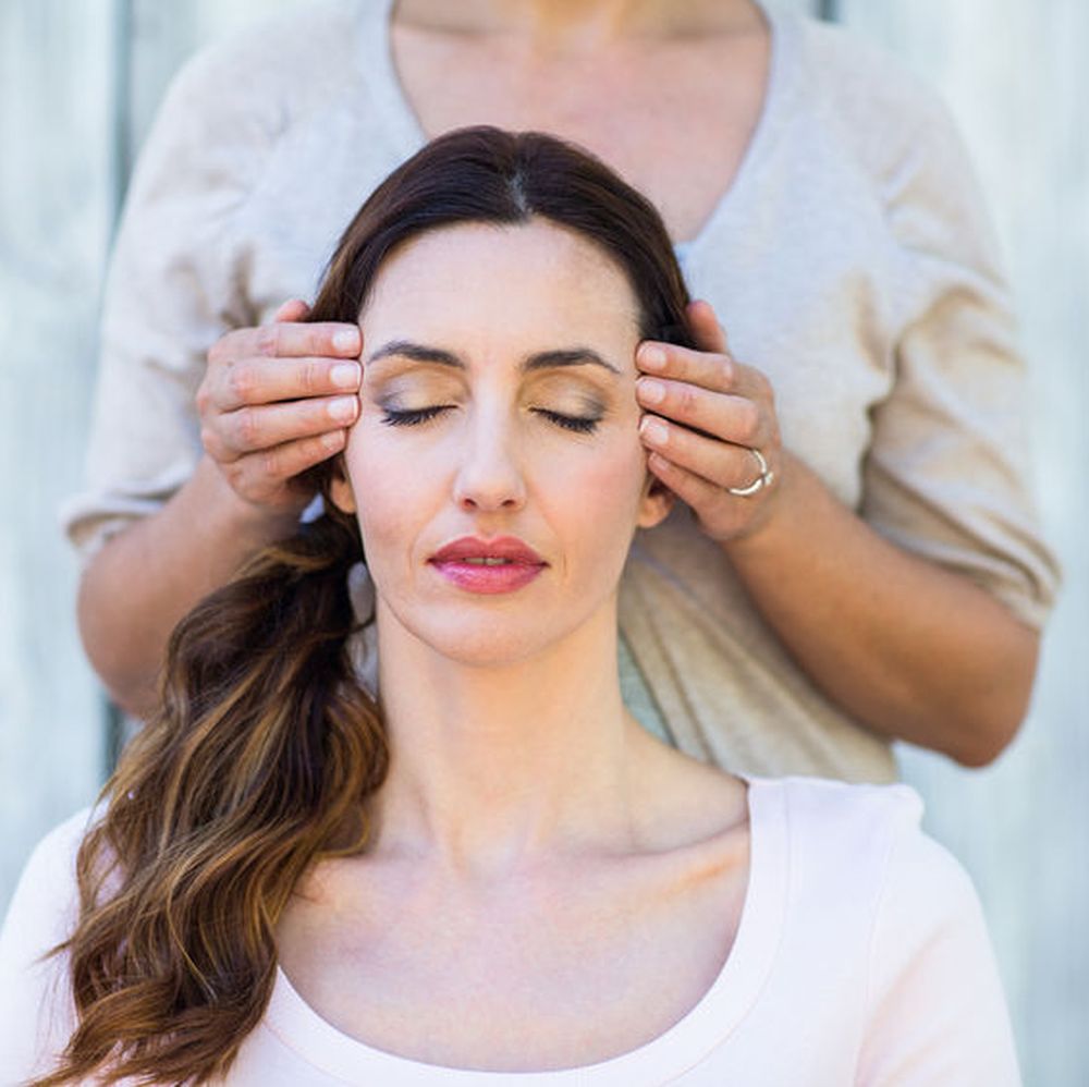 Reiki: ce este şi ce spun studiile despre această terapie alternativă