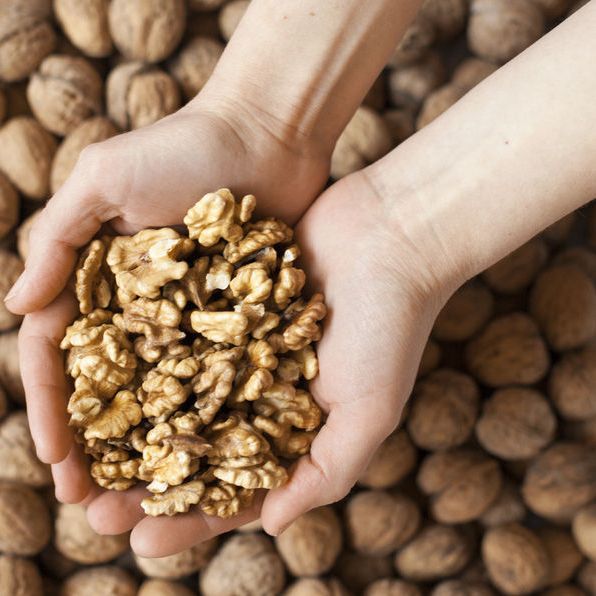 5 motive pentru a consuma nuci zilnic