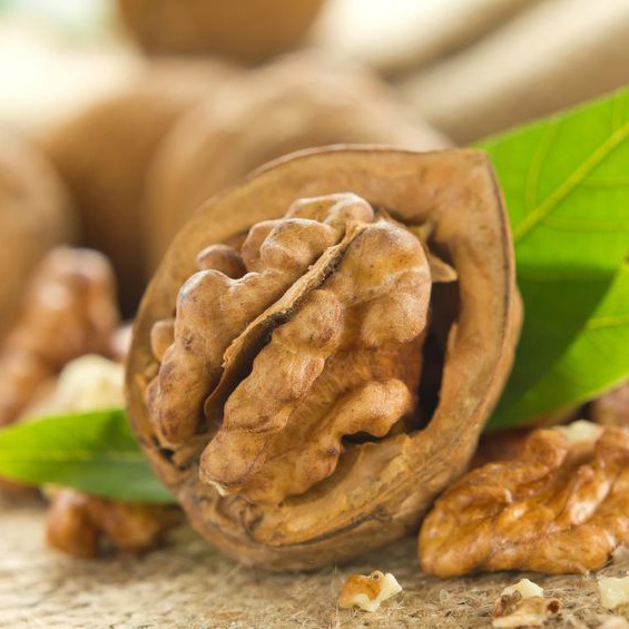 Un pumn de nuci pe zi te-ar putea proteja împotriva unui tip de cancer ...