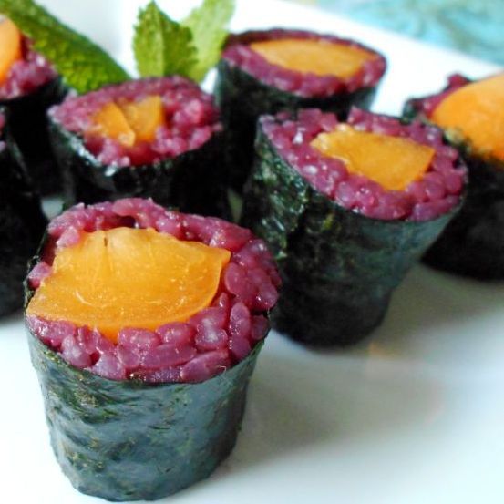 Un desert inedit şi sănătos - Sushi cu fructe