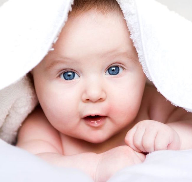 Îmbăierea şi îngrijirea corectă a pielii bebeluşului