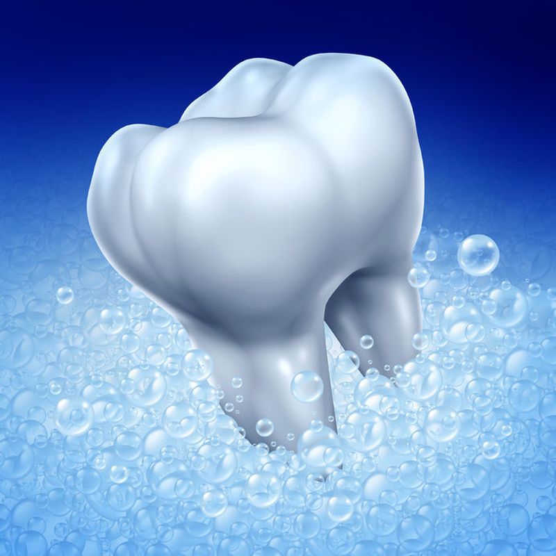 Fluorizarea dentară - cum se face, avantaje si riscuri