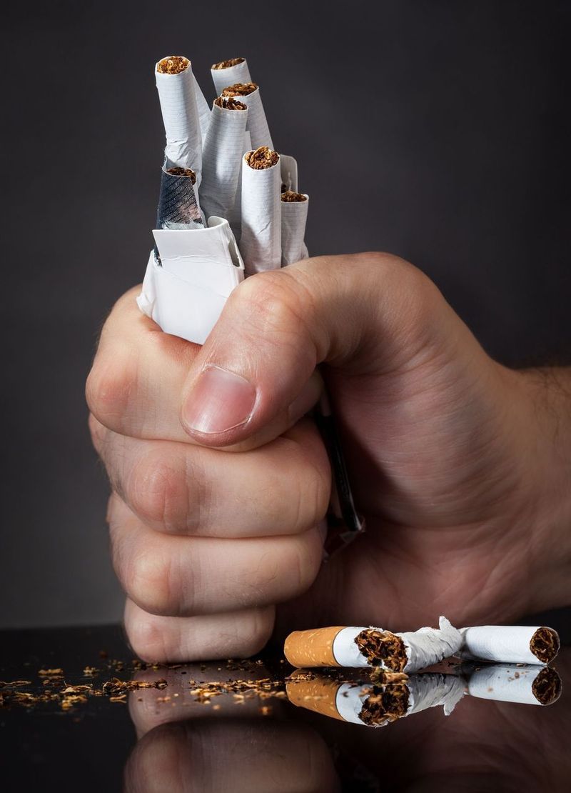 De ce poate fi greu să renunţăm la fumat