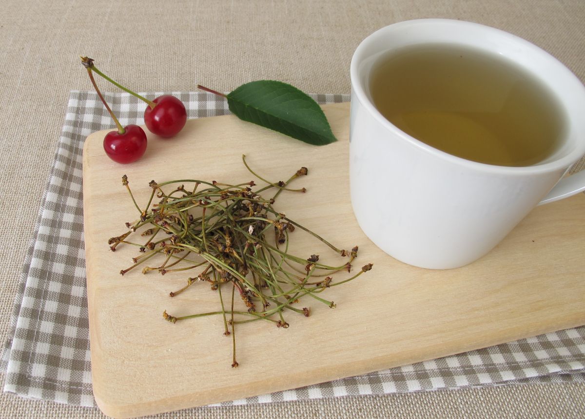 5 ceaiuri pentru rinichi care previn calculii renali și infecțiile urinare