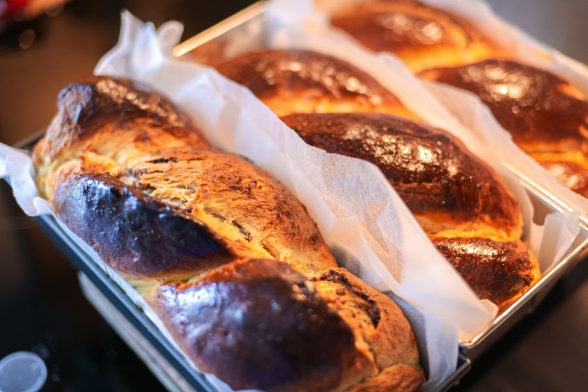 Cu ce se mănâncă cel mai bine cozonacul. Medic: Alimentul care arde ...