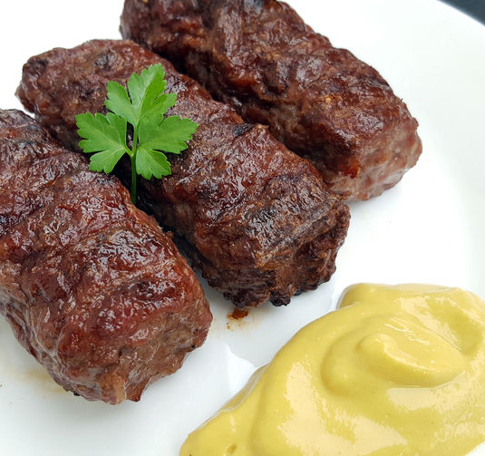 Mititei, muştar şi pâine feliată - ce chimicale conţin în ediţia 2019?