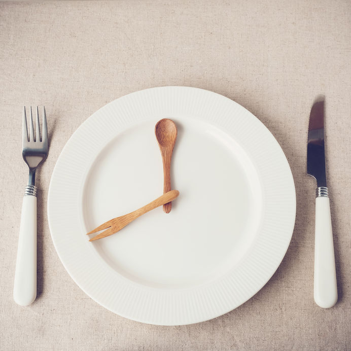 Postul intermitent: bun sau rău? Nutriţionistul Gianluca Mech explică