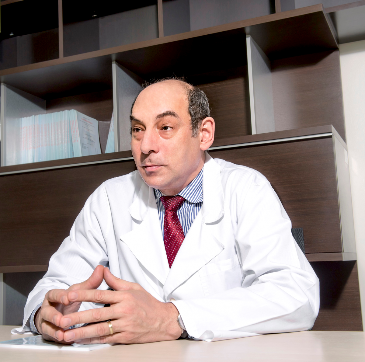 Prof. Dr. Corin Badiu, endocrinolog: ”Femeile au mai des probleme de ...