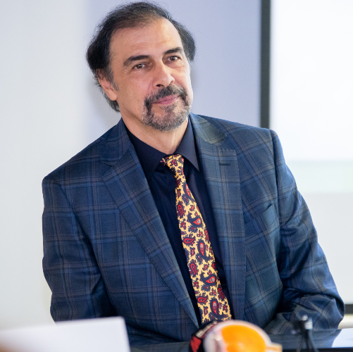 Cancerul ocular poate apărea şi la adulţi şi la copii - explică dr ...