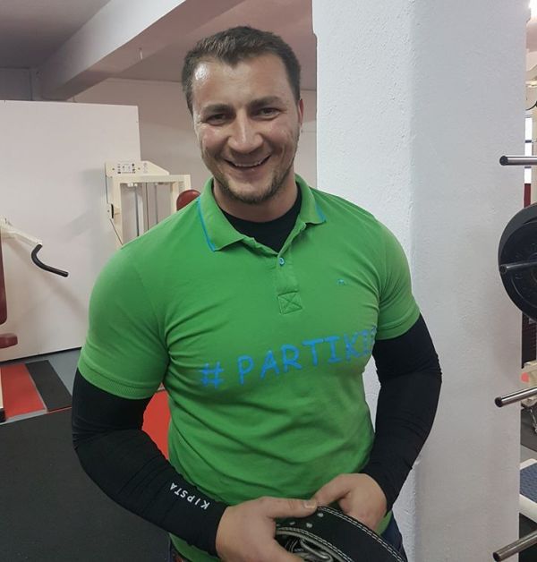 Marian Godină, „tras pe dreapta”. Ce mănâncă poliţistul şi ce exerciţii ...