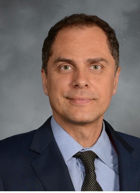Dr. Doru Paul, oncolog român la New York: riscurile la care sunt expuşi ...
