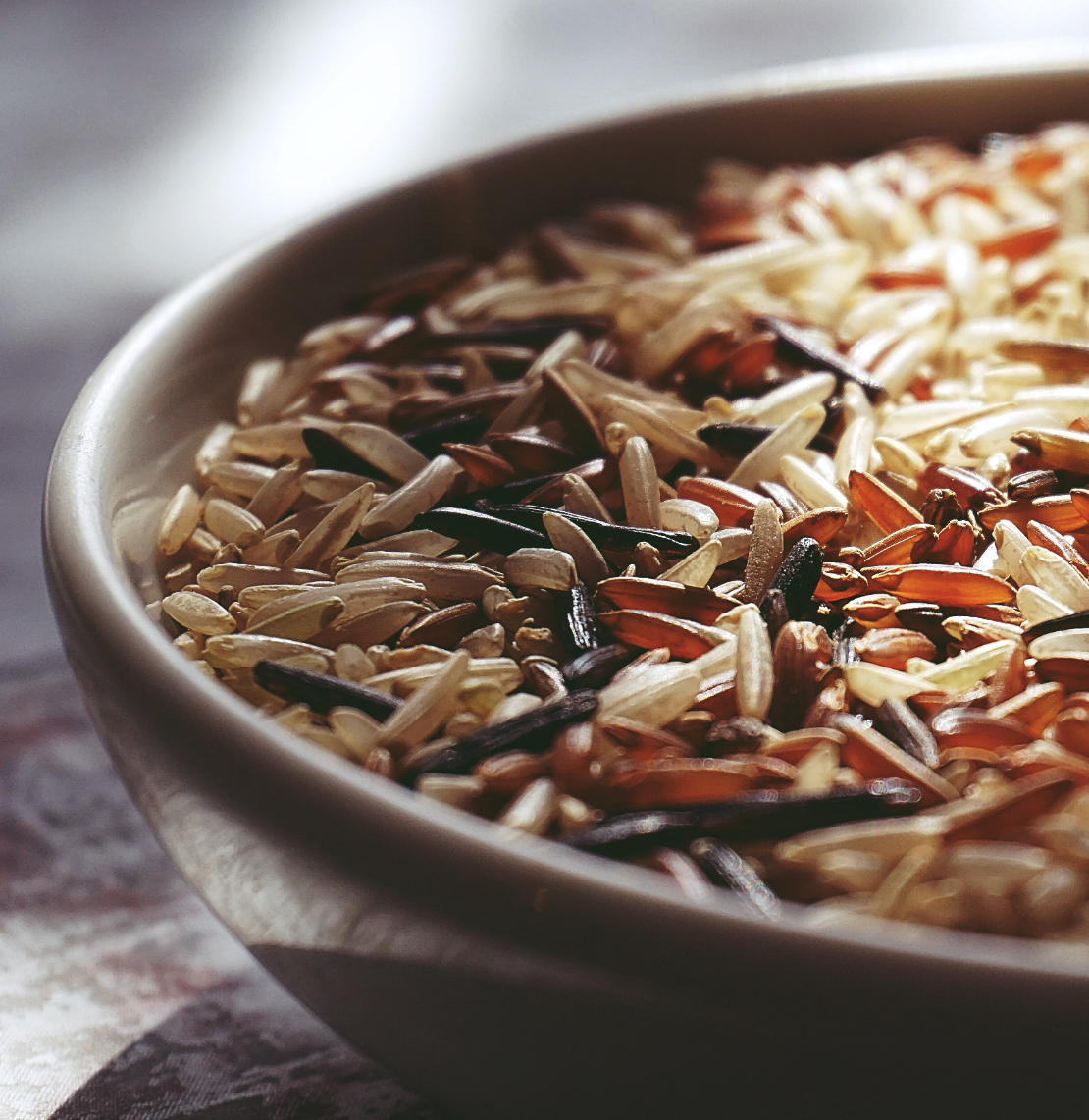 Orezul alb versus orezul brun: care este mai sănătos?