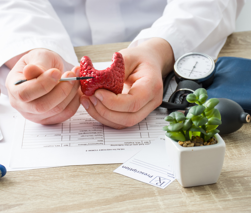 Hipofuncţia glandei tiroide şi insuficienţa vitaminei D