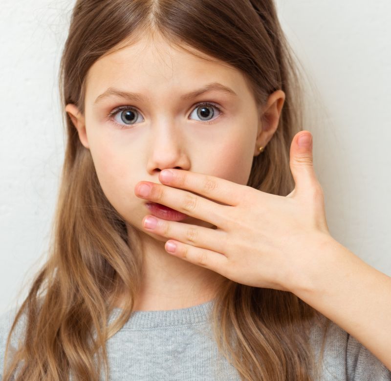 Boli endocrine care „grăbesc” prima menstruație (menarha)