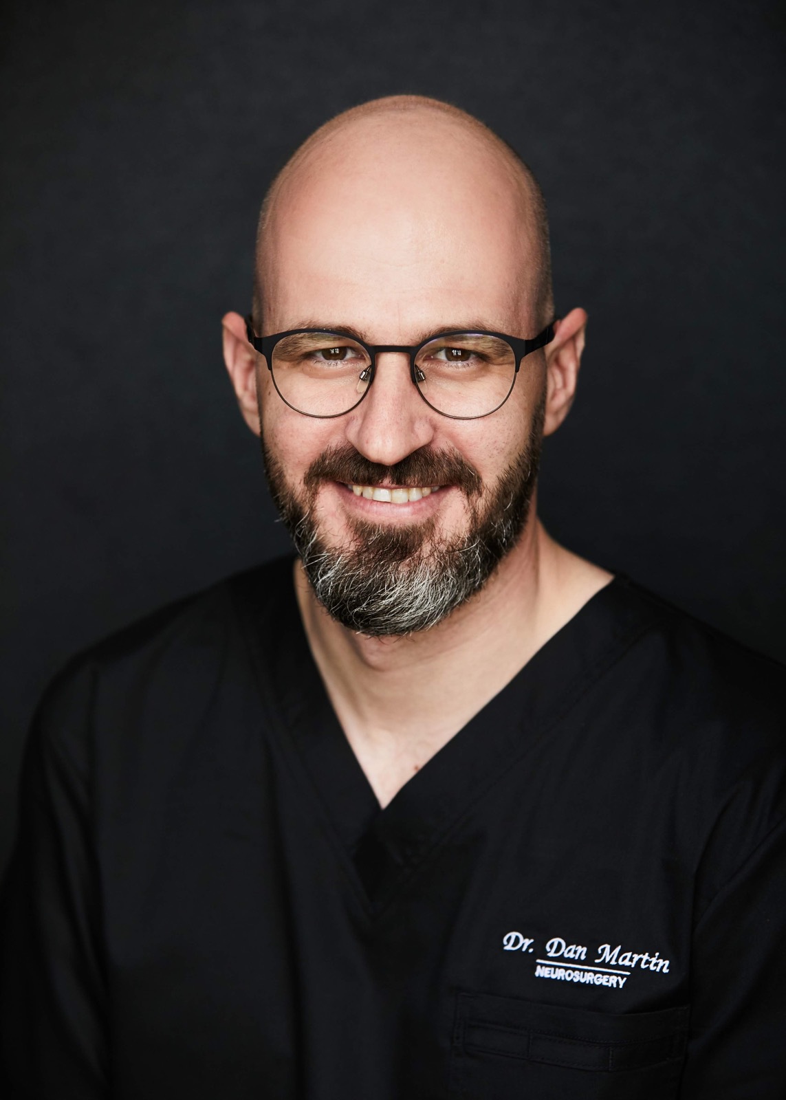 Dureri de spate - ce boli pot ascunde? Explică dr. Dan Martin, neurochirurg