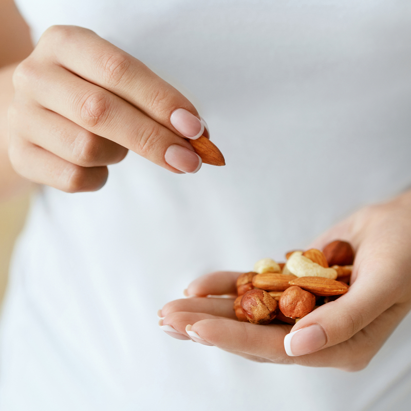 Un pumn de nuci poate reduce apariţia bolilor de inimă, a cancerului şi ...