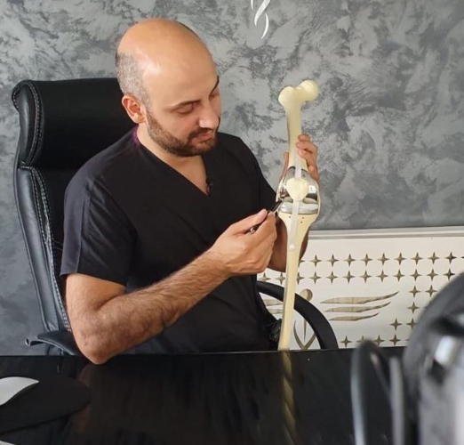 Eşti sedentar? Dr. Tarek Nazer, chirurg ortoped îţi spune ce boli rişti