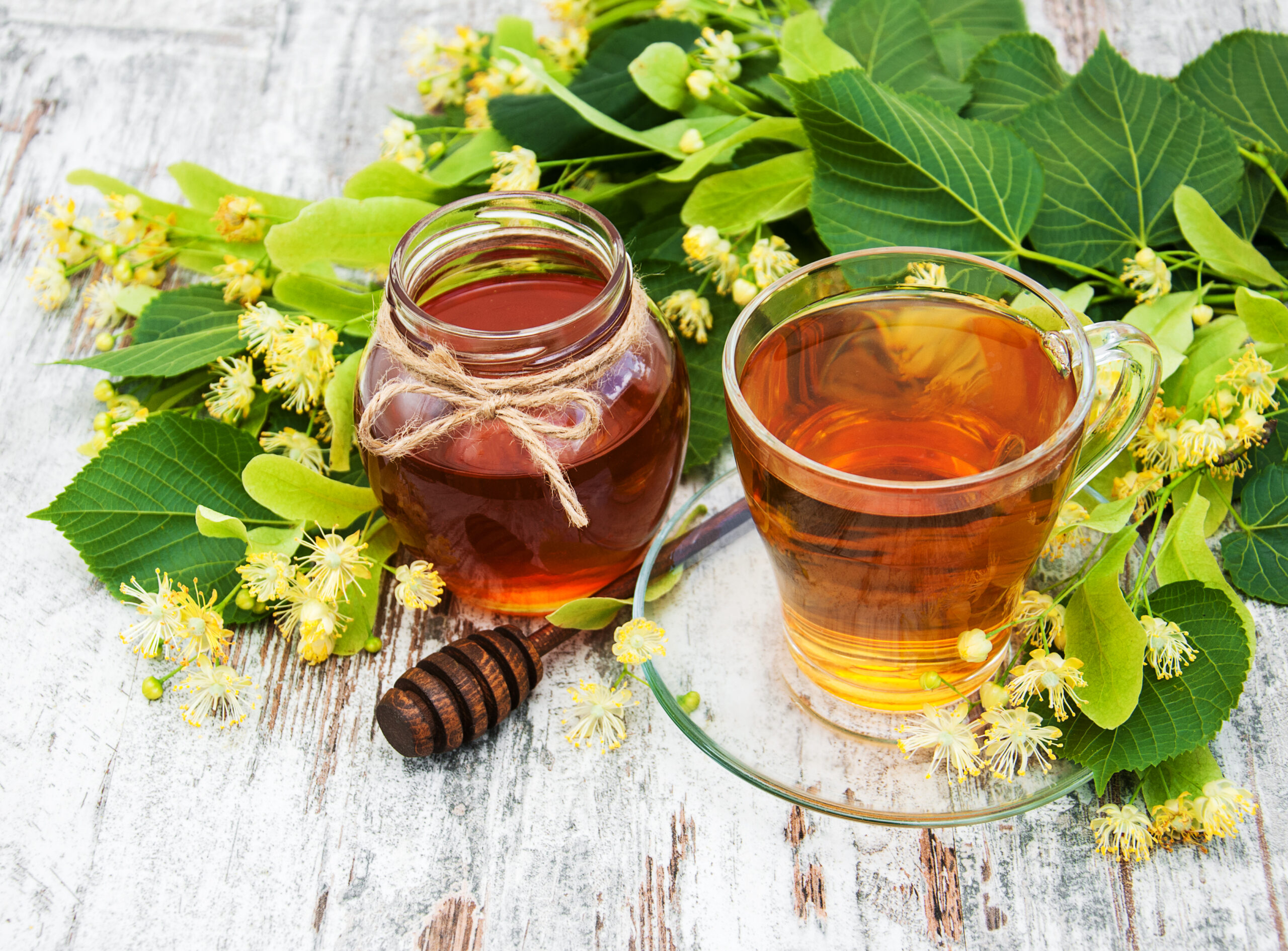 Siropul de tei, leac pentru insomnie, nervozitate și dureri în gât ...
