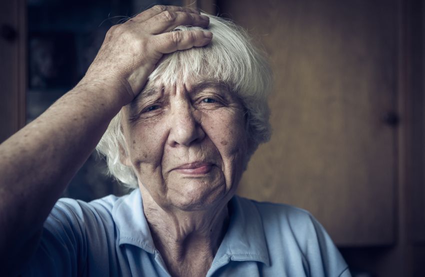 Accidentul vascular cerebral - simptome, factori de risc, tratament ...