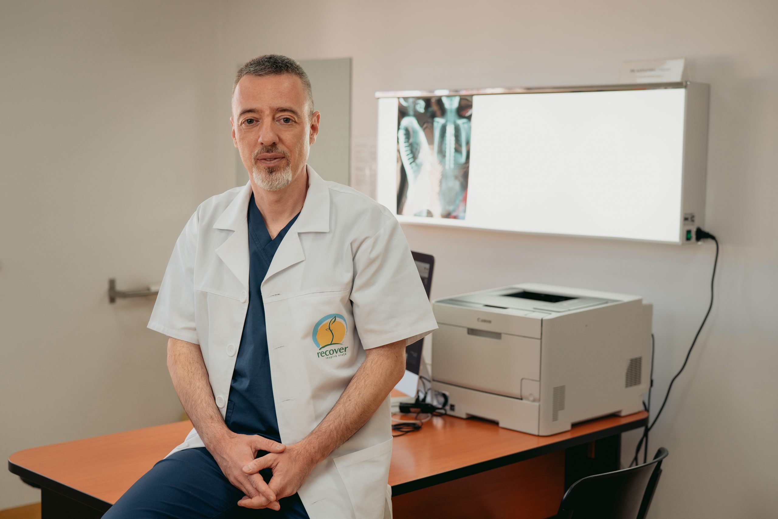 Dr. Alexandru Thiery, ortoped: „După ce am operat robotic prima ...