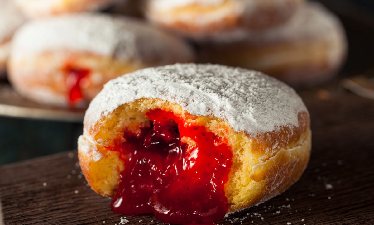 Gogoși poloneze (paczki) - cum faci aluatul ca să obții gogoși pufoase ...