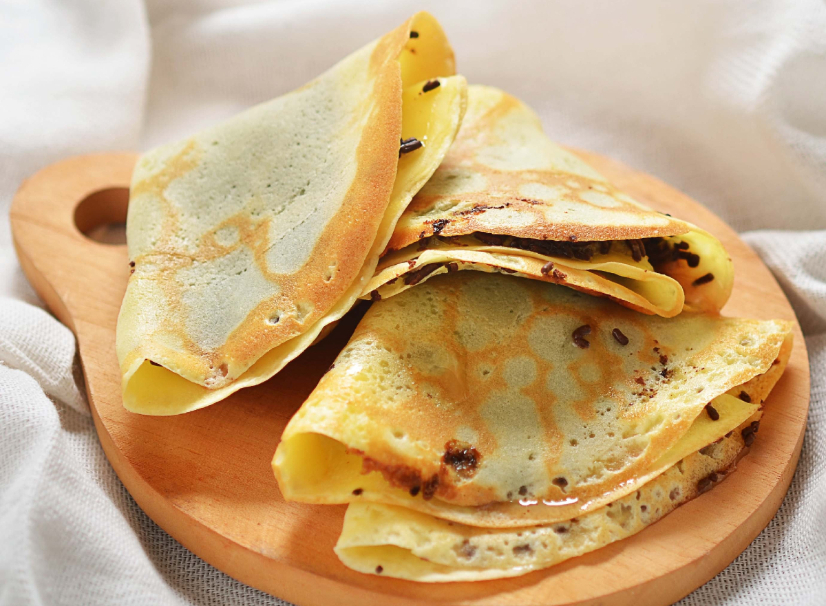 Clătite cu pere caramelizate, o rețetă căreia nu-i poți rezista