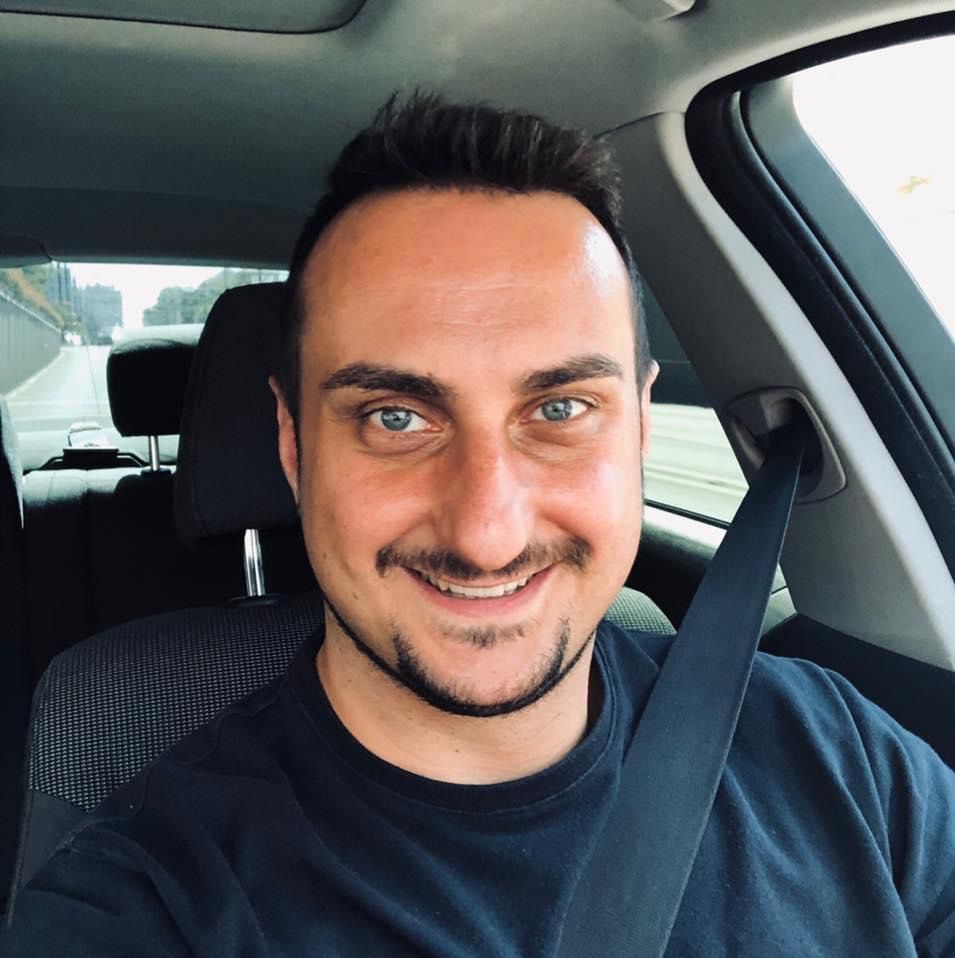 De la șofer de ambulanță la vlogger de succes. Povestea lui Alex Vior ...