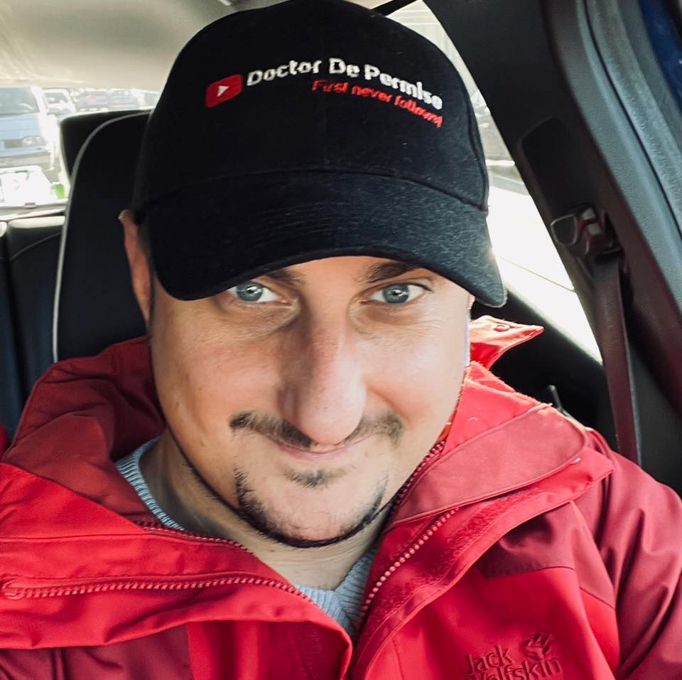 De la șofer de ambulanță la vlogger de succes. Povestea lui Alex Vior ...