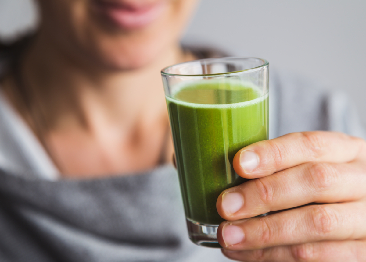 Sucul anti-îmbătrânire: ce fructe și legume trebuie să conțină