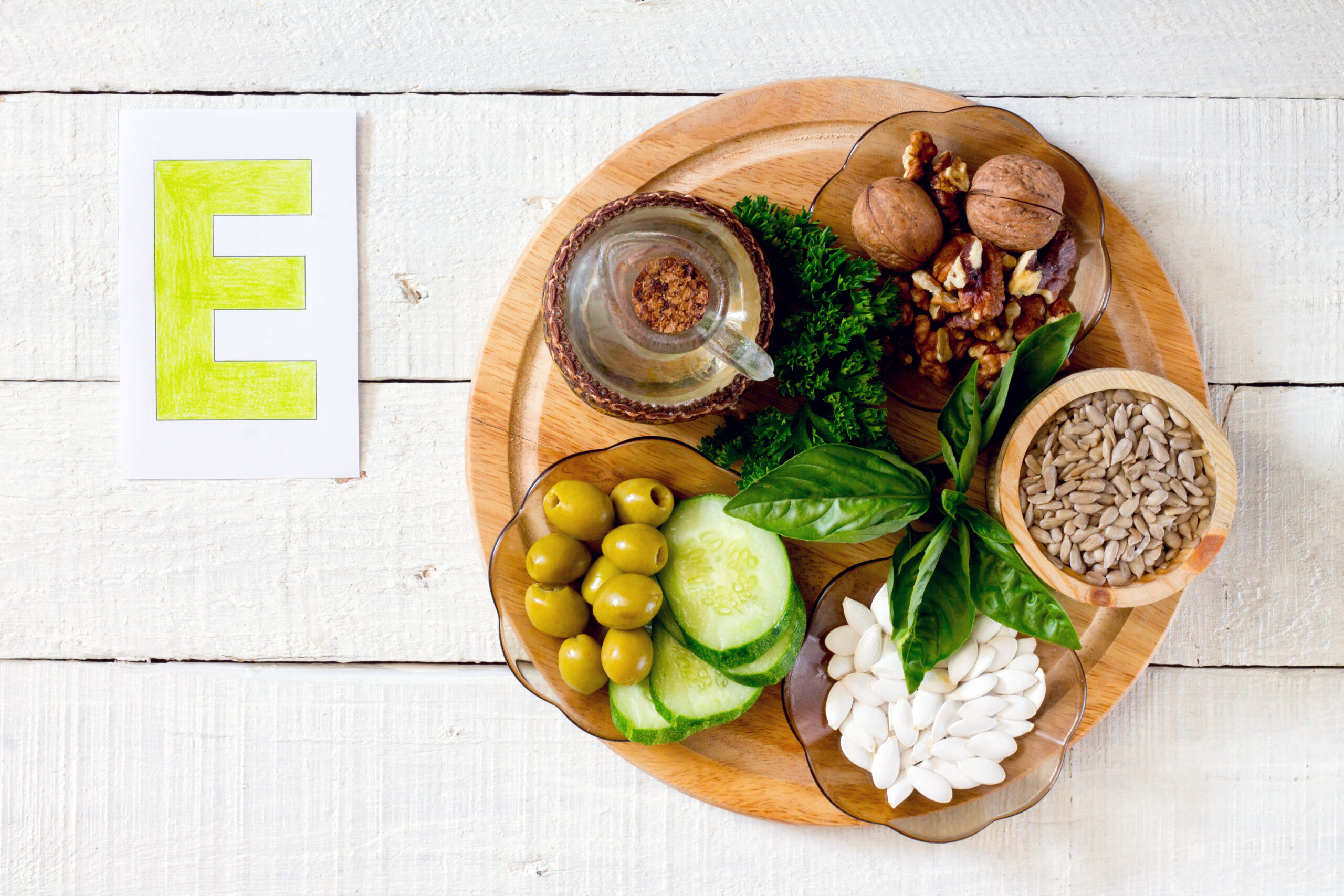 Deficitul de vitamina E: cauze, simptome, tratament