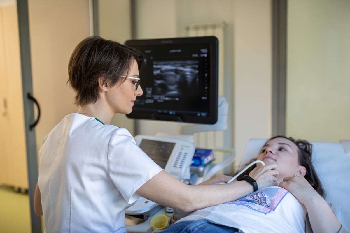 Femeile sub 40 de ani care au aceste simptome trebuie să meargă urgent ...