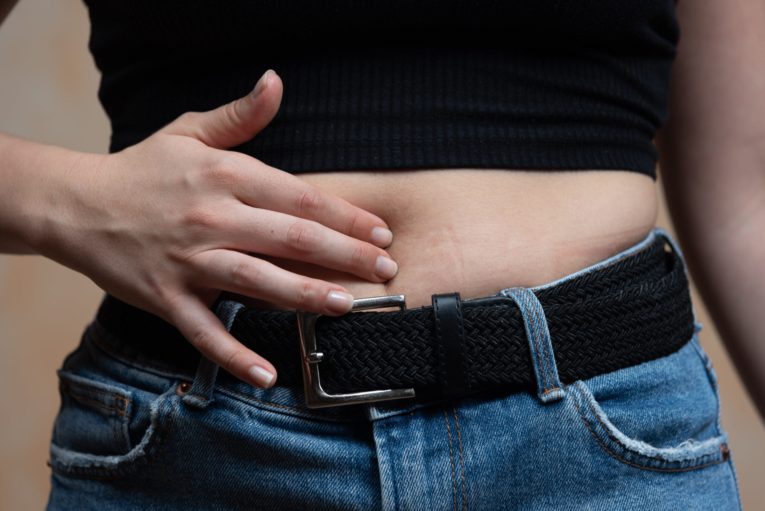 Ai remarcat o umflătură la nivelul abdomenului? Iată ce poate fi
