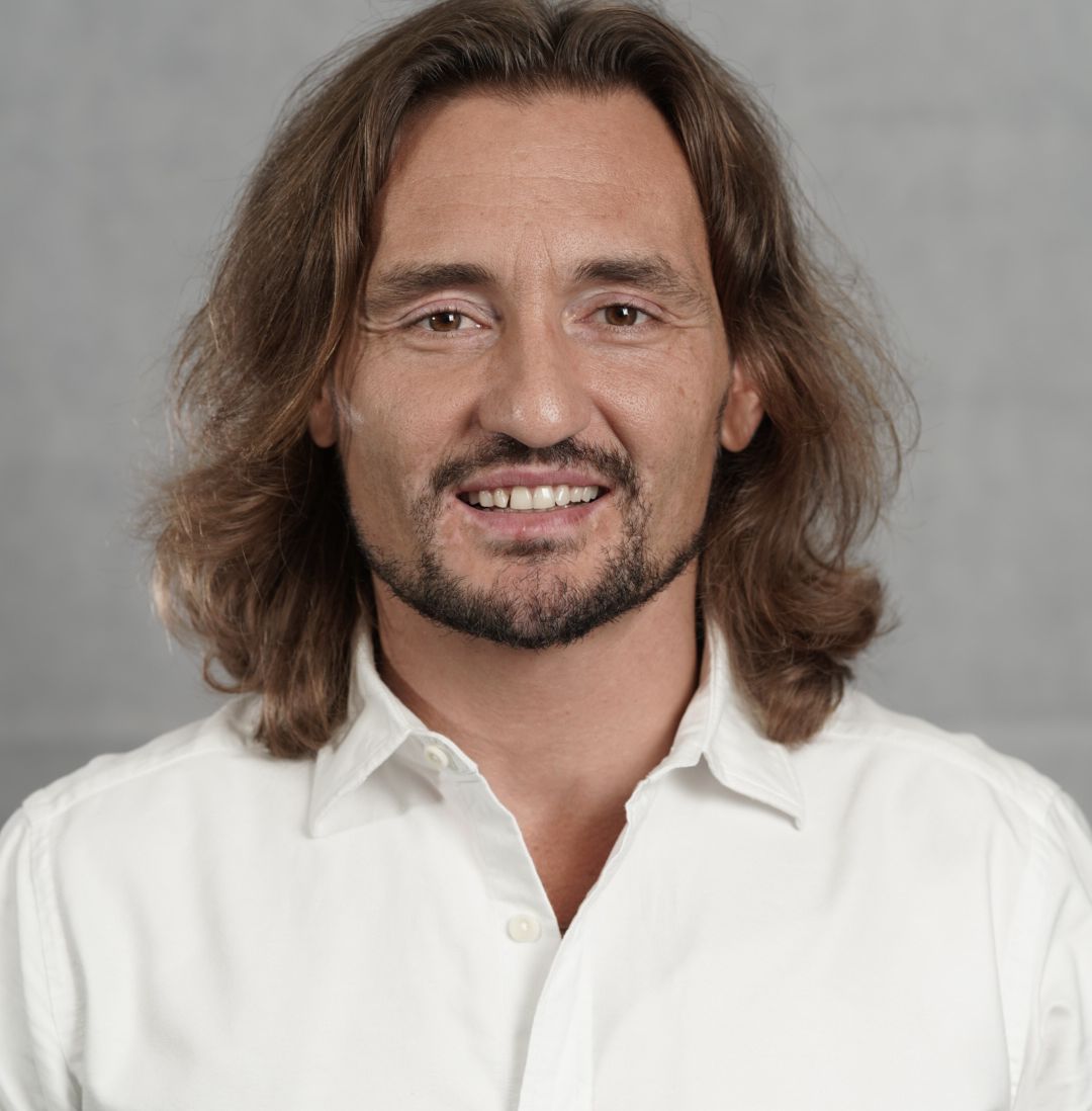 Doctor Cezar îți arată cum să folosești HUAWEI WATCH D pentru a-ți ...