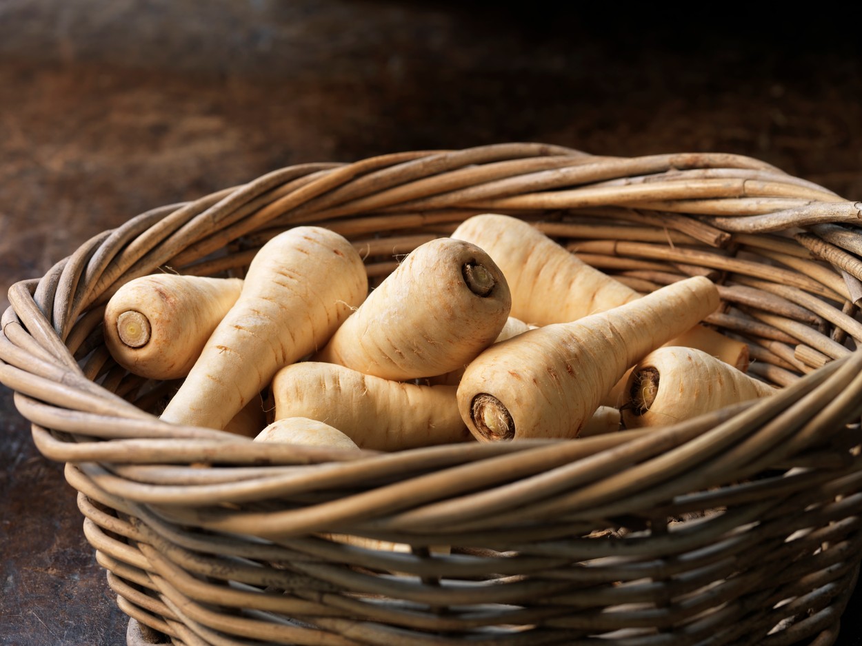 Păstârnac: beneficii pentru sănătate, nutriție și posibile efecte secundare