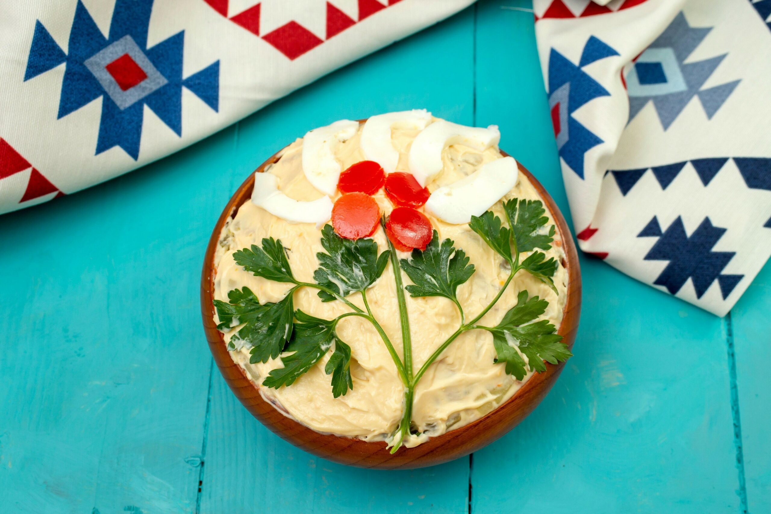 Salată boeuf cu pui - rețetă și idei de ornare salată de boeuf