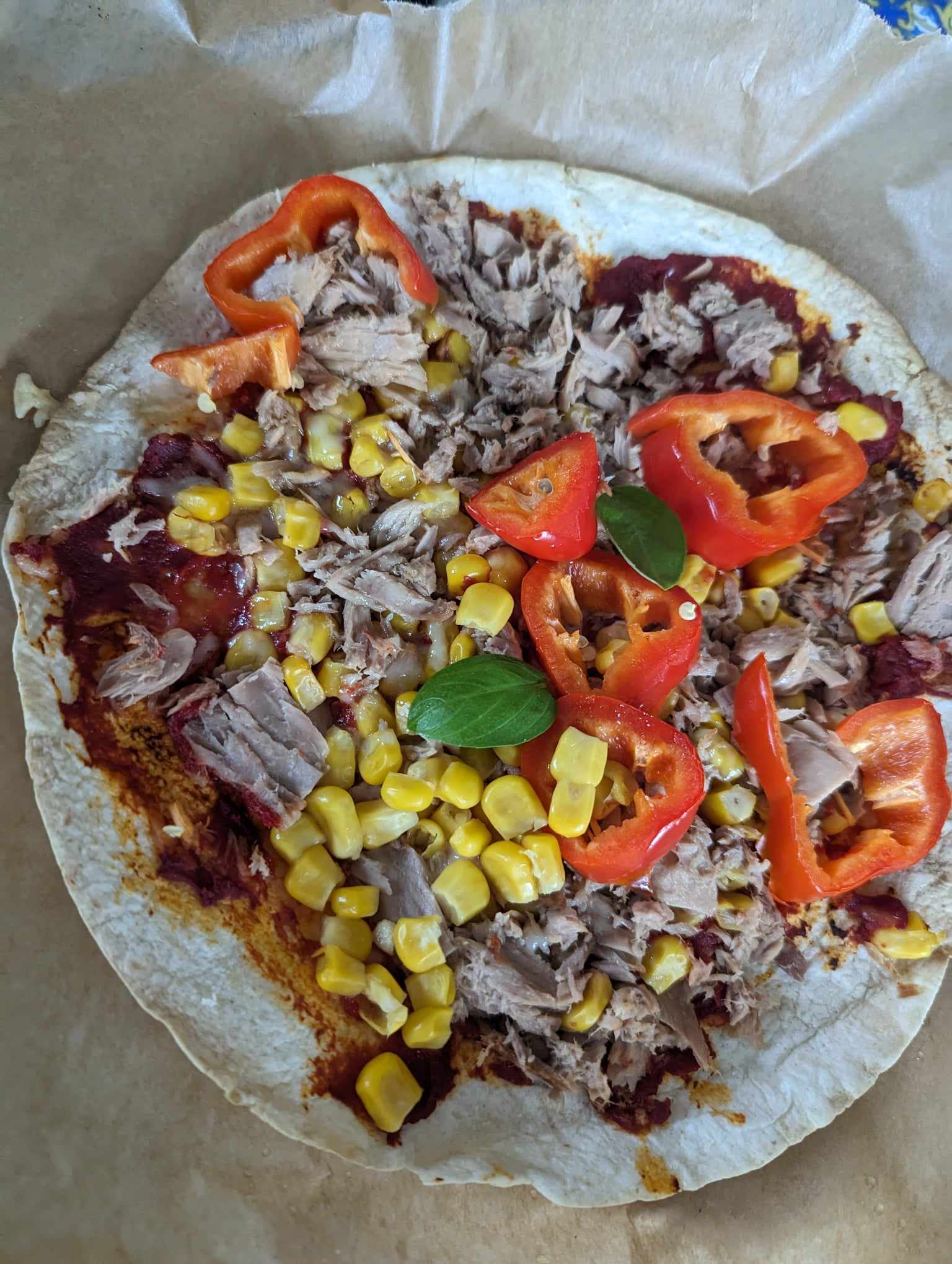 Cea mai rapidă și ieftină rețetă : pizza pe blat de lipie