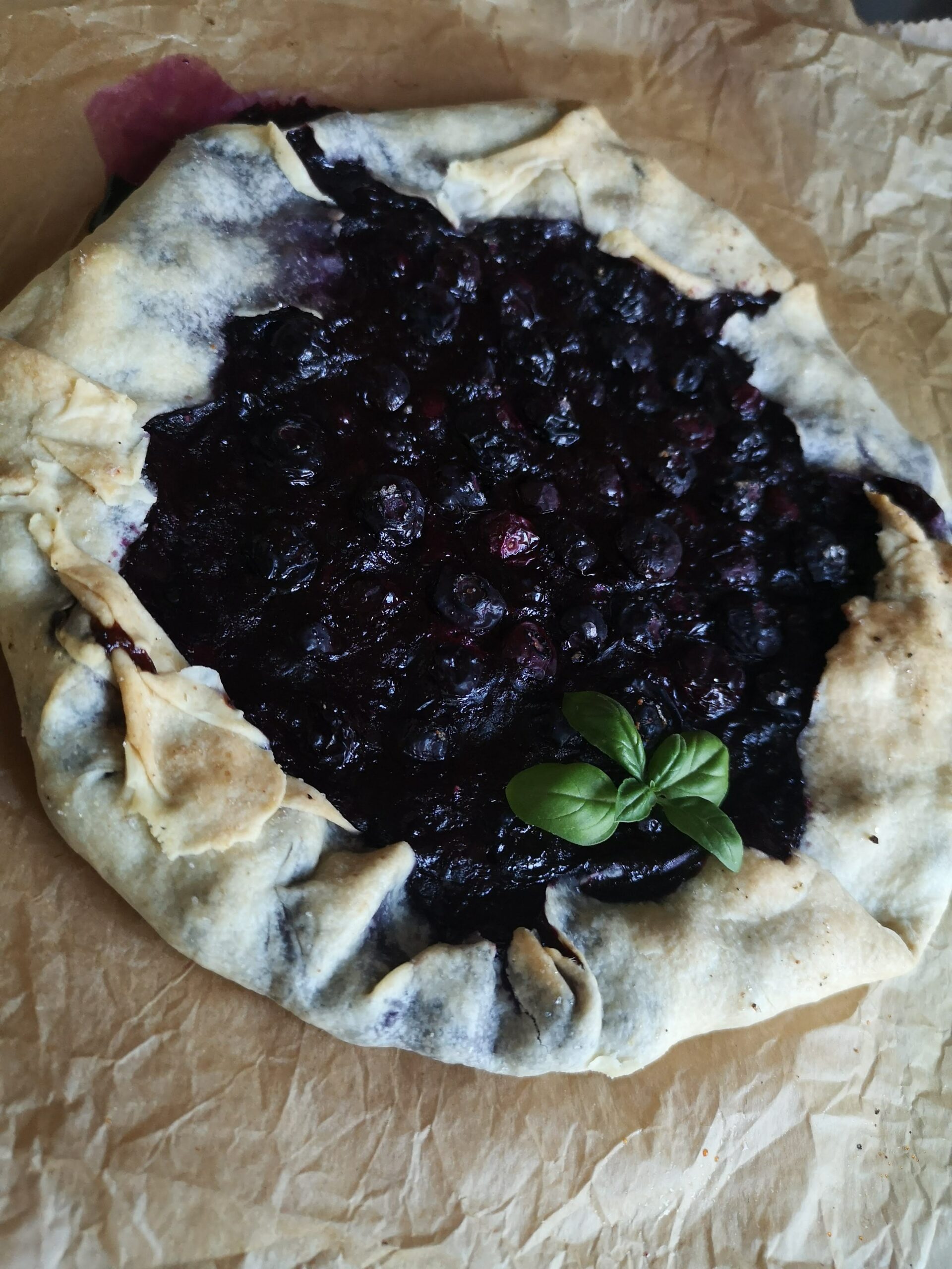 Ți-e poftă de ceva dulce? Fă tartă cu afine – cea mai simplă rețetă ...