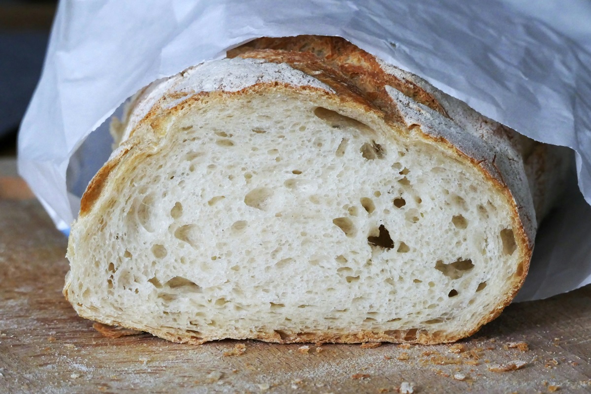 Secretul brutarilor pentru pâinea mereu proaspătă. De ce nu ar trebui ...