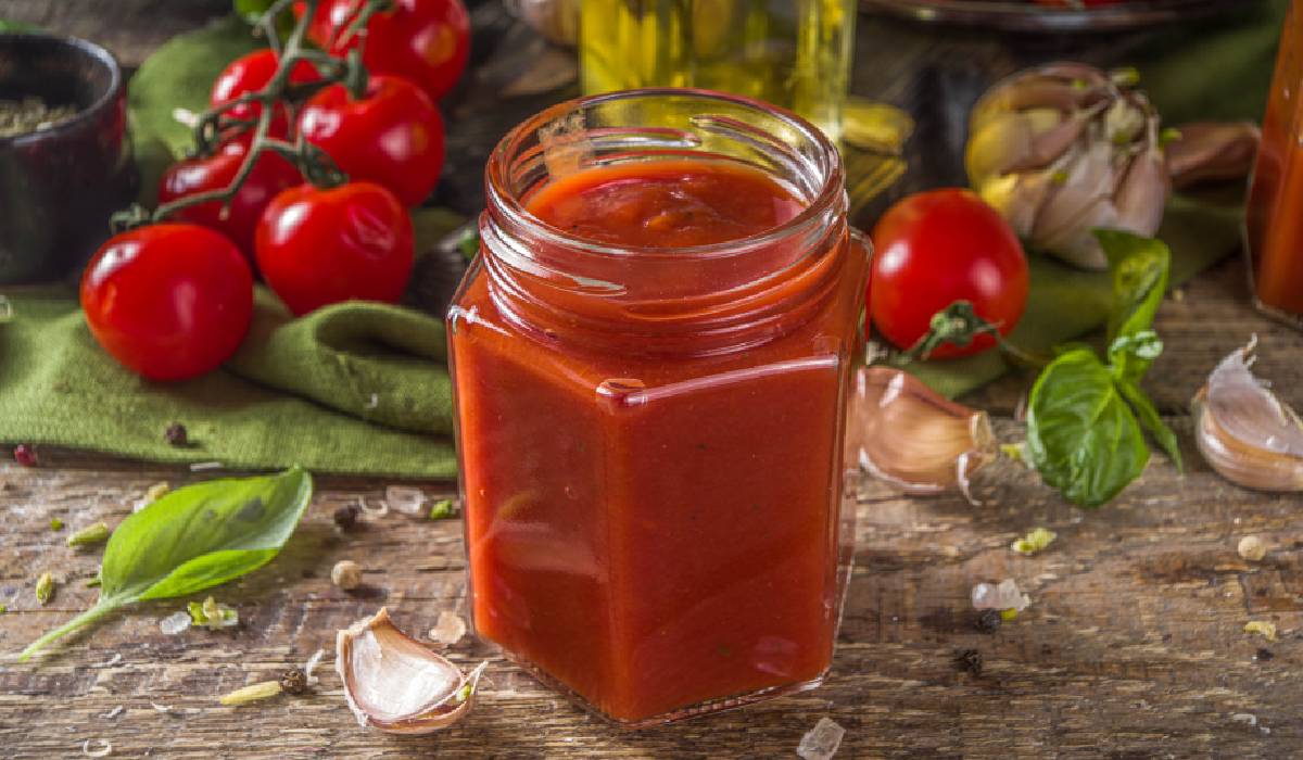 Secretul pentru cel mai bun bulion de roșii. Ingredientul care îi ia ...