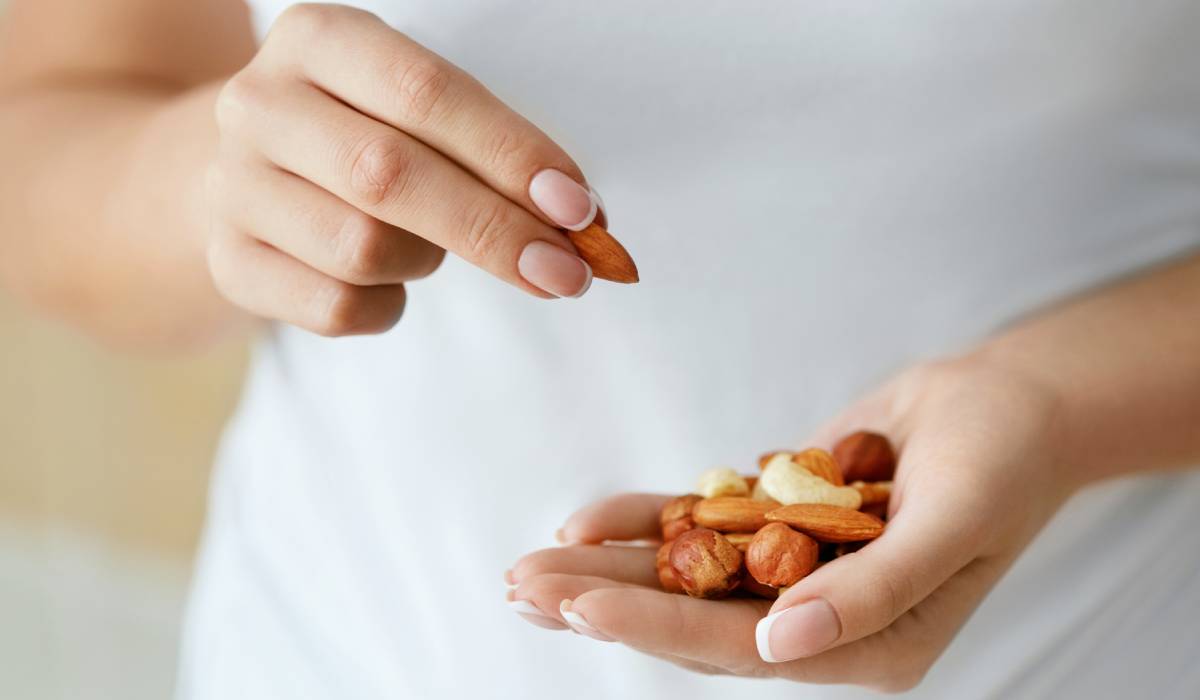 Cum să-ți numeri caloriile din farfurie cu ajutorul mâinilor. Trucul ...