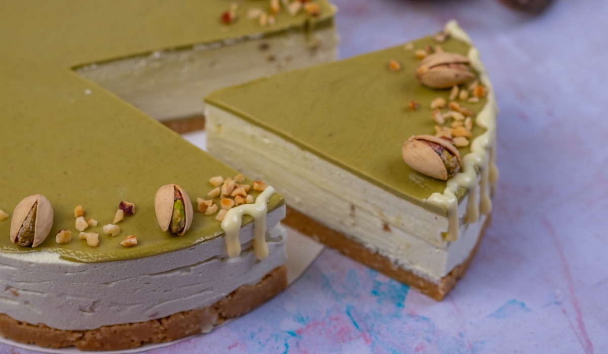 Rețetă cheesecake cu fistic. Desertul cremos și incredibil de ușor de făcut
