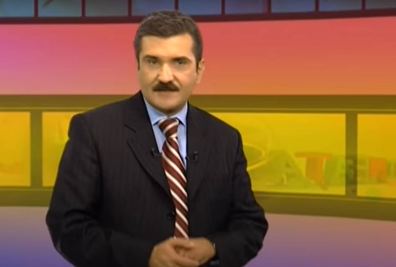 În anii '90 era unul dintre cei mai iubiți prezentatori de știri din ...