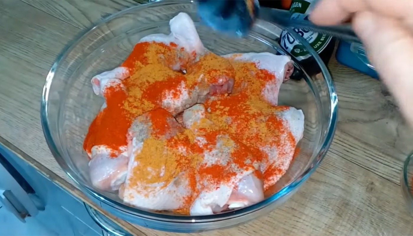 Condimentul pe care sa nu-l pui niciodată pe carnea de pui. Îi oferă un ...