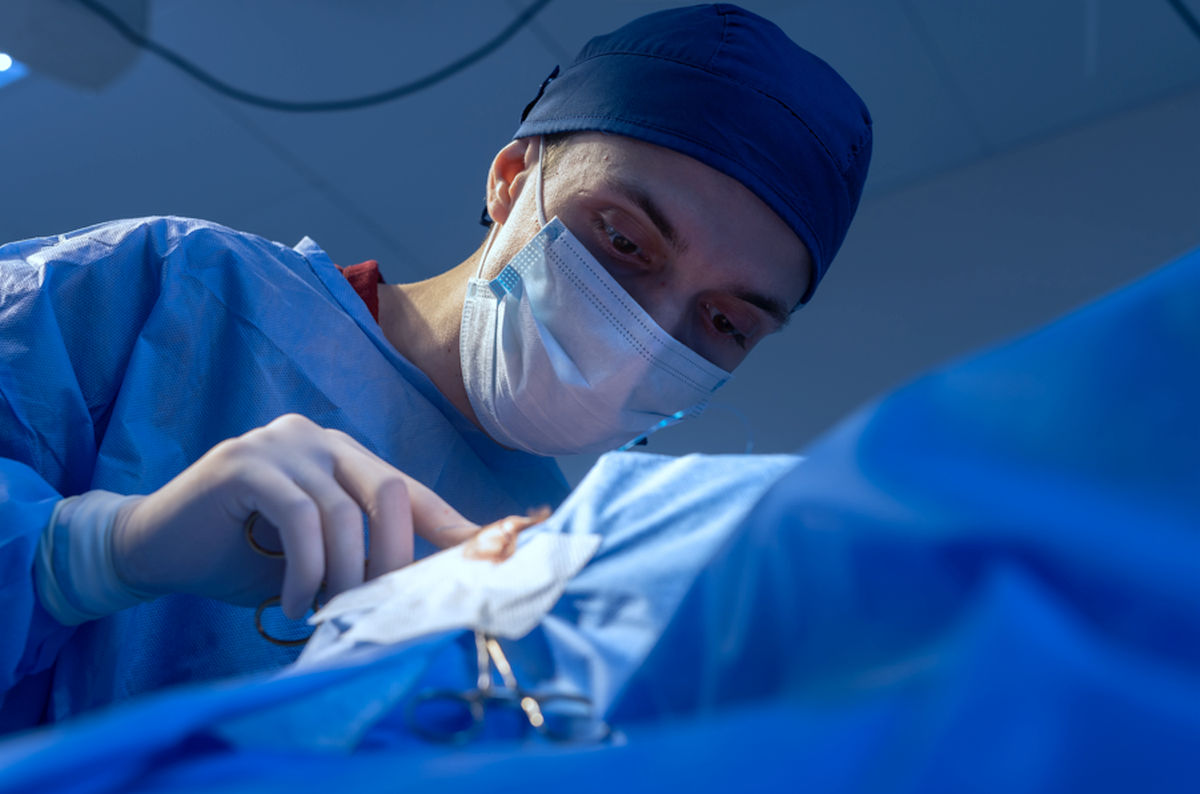 O greșeală medicală cu urmări grave! Femeia care nu mai poate închide ...